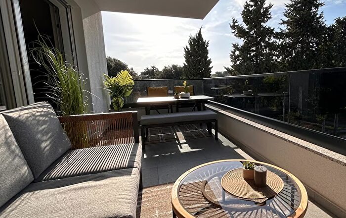 Appartement à vendre - Aix-en-Provence, Pont de Beraud - 3 pièces - 2 chambres