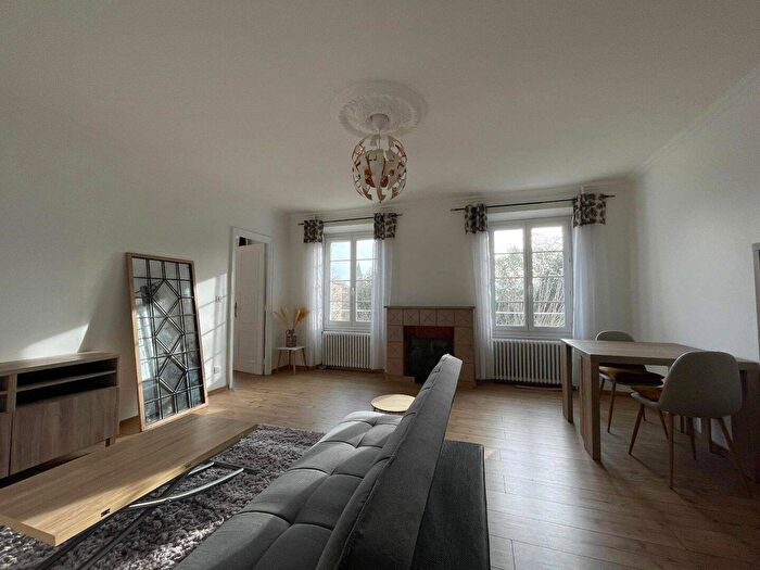 Centre Ville, Aubenas : Appartement 3 pièces à louer