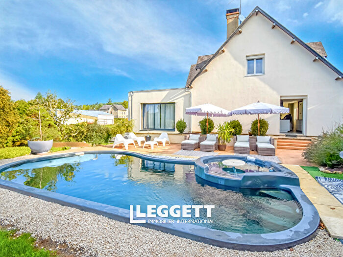 Maison à vendre - Neuvic - 8 pièces - 4 chambres