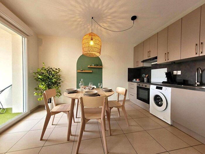 Appartement à louer - Centre, Meyzieu - 2 pièces - 1 chambre