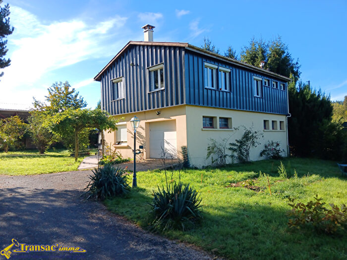 Maison à vendre - Cunlhat - 5 pièces - 3 chambres