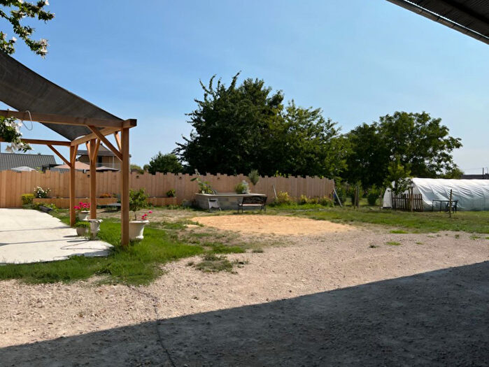 Maison à vendre - Villevoques - 5 pièces - 3 chambres