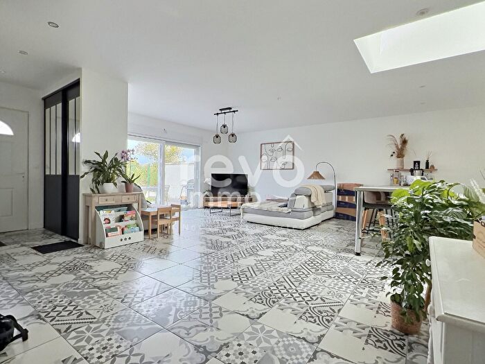 Maison à vendre - Mionnay - 4 pièces - 3 chambres