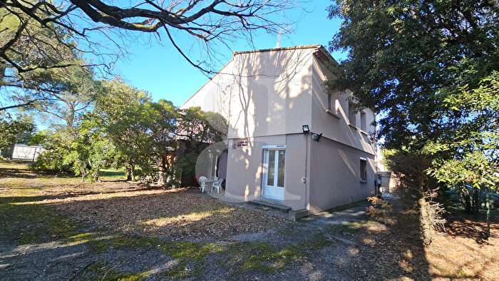 Maison à vendre - Valréas - 8 pièces - 6 chambres