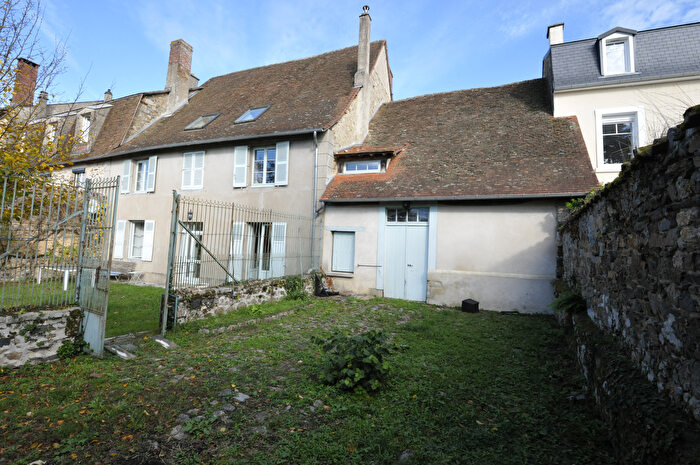 Maison à vendre - Pierre-Buffière - 8 pièces - 5 chambres