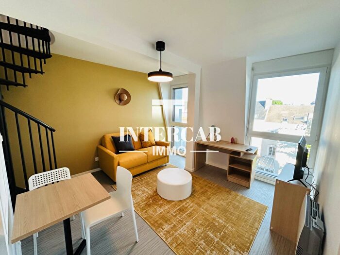 Appartement à louer - Barbâtre-Saint Remy-Verrerie, Reims - 2 pièces - 1 chambre