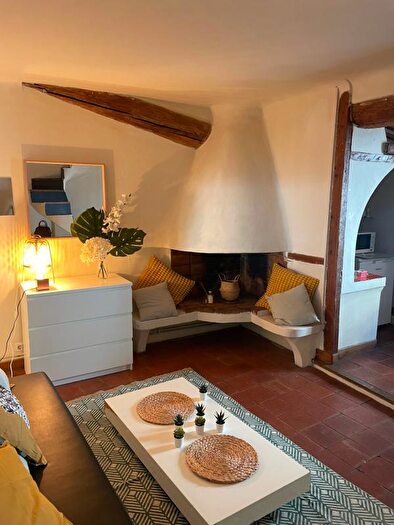 Appartement à louer - Aix-en-Provence, Centre-ville - 2 pièces - 1 chambre