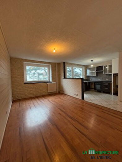 Appartement à louer - Saint-Étienne, La Terrasse, Bel Air, Bergson, Carnot - 3 pièces - 2 chambres