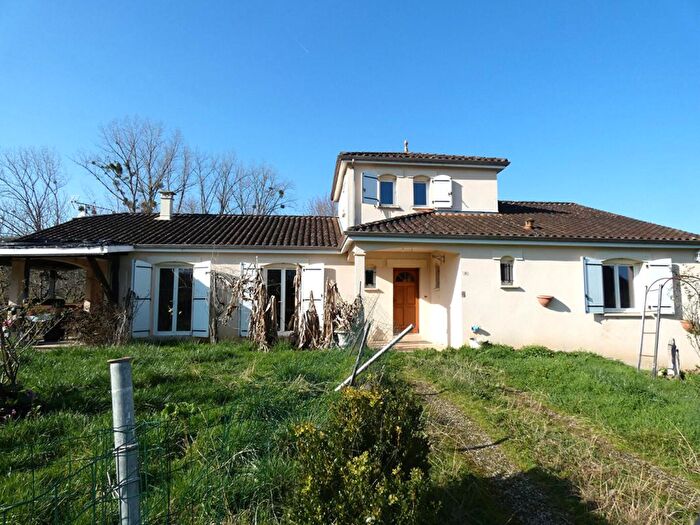 Maison à vendre - Hautefort - 5 pièces - 3 chambres