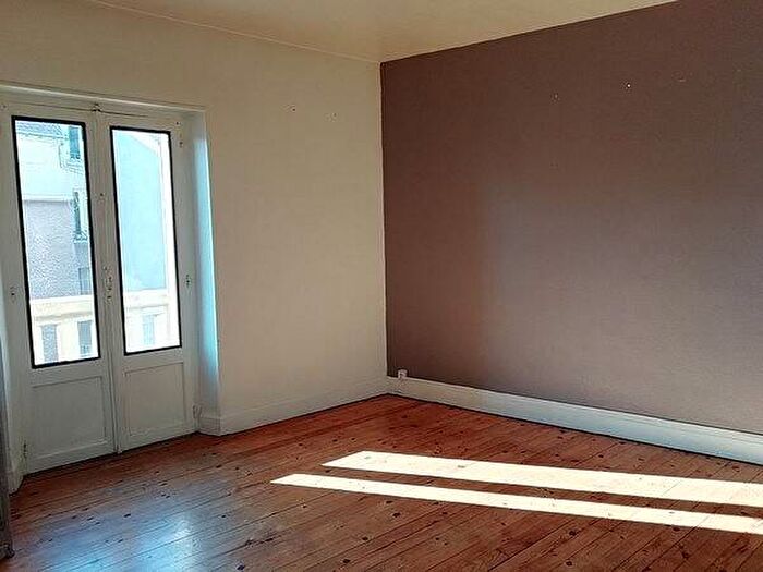 Appartement à louer - Les Salins, Clermont-Ferrand - 2 pièces - 1 chambre