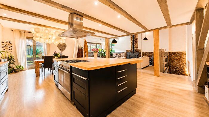 Chens-sur-Léman : Maison 12 pièces à vendre