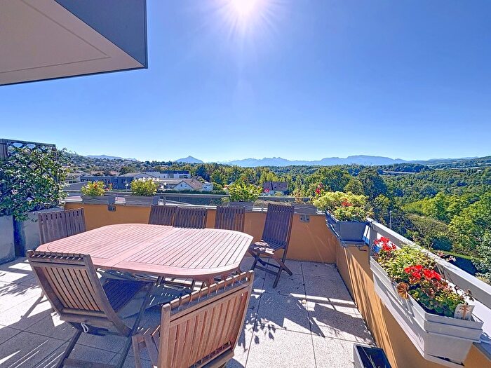 Appartement à vendre - Vétraz-Monthoux - 5 pièces - 4 chambres