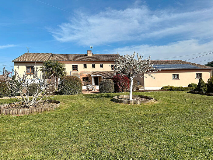 Maison à vendre - Juliénas - 9 pièces - 5 chambres