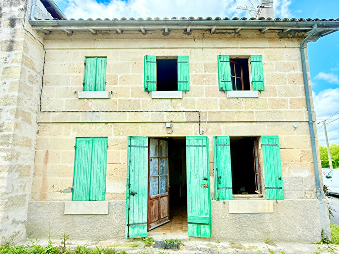 Maison à vendre - Saint-Laurent-dArce - 4 pièces - 3 chambres