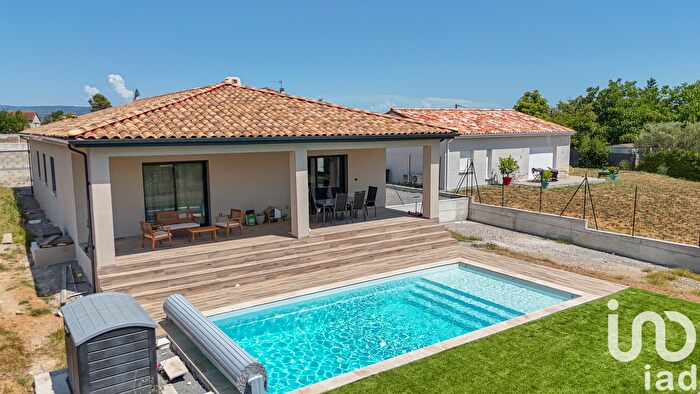 Maison à vendre - Saint-Étienne-de-Fontbellon - 4 pièces - 3 chambres