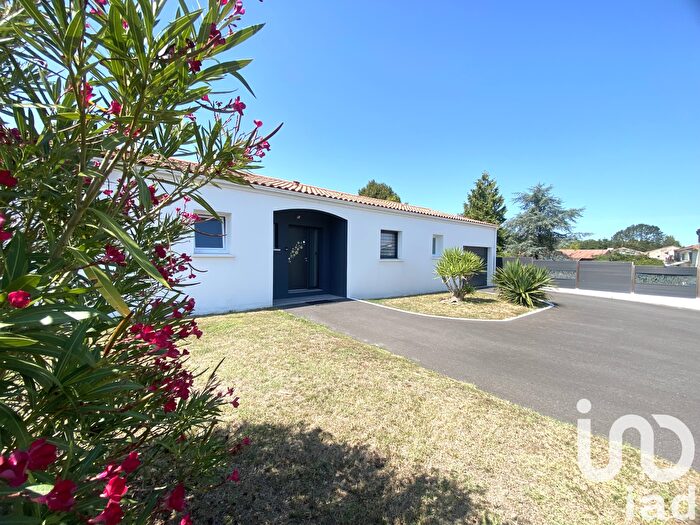 Maison à vendre - Meursac - 4 pièces - 4 chambres