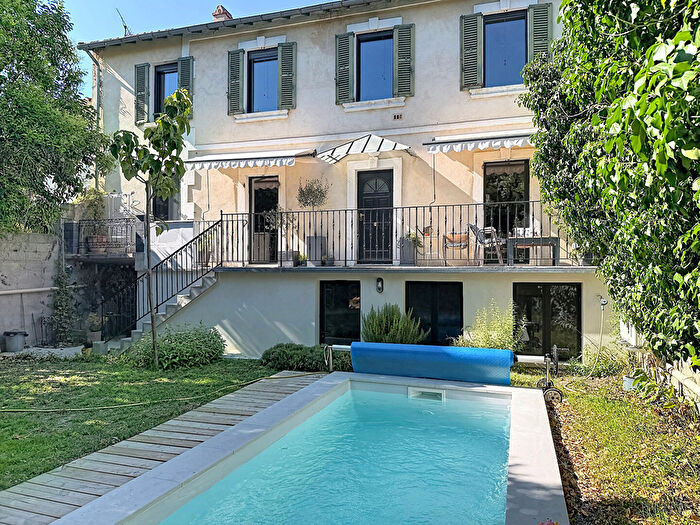 Avignon, Blanchissage : Maison 7 pièces à vendre