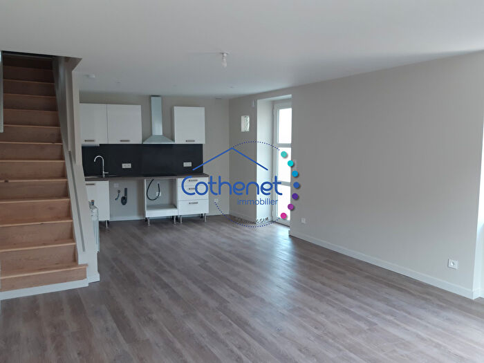 Appartement 3 pièces à Cours-la-Ville, à louer