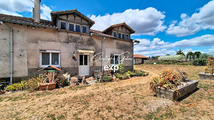 Maison 3 pièces à Saint-Symphorien-sur-Couze, à vendre