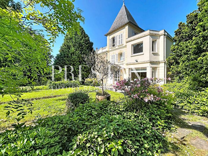 Maison 6 pièces à Saint-Rémy-lès-Chevreuse, à vendre