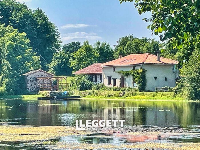 Maison à vendre - Asnières-sur-Blour - 9 pièces - 3 chambres