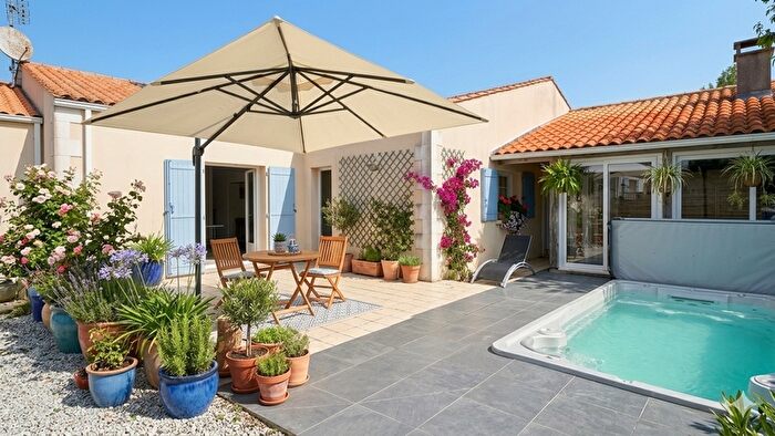 Maison à vendre - Tonnay-Charente - 10 pièces - 6 chambres