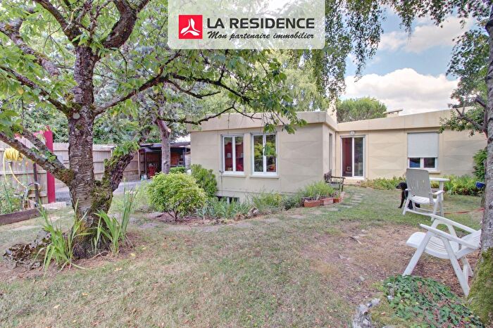 Maison à vendre - Jouy-Mauvoisin - 6 pièces - 4 chambres