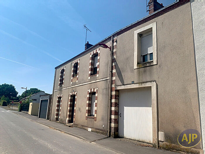 Maison à vendre - Le Louroux-Béconnais - 7 pièces - 5 chambres