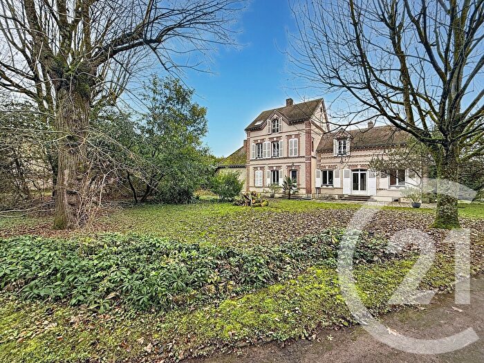 Maison 11 pièces à Villiers-sur-Seine, à vendre
