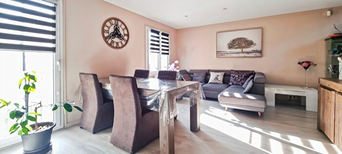 Maison à vendre - Jouy-le-Moutier, Bourseaux, Noyer, Eguérets, Temps-Perdu - 4 pièces - 3 chambres