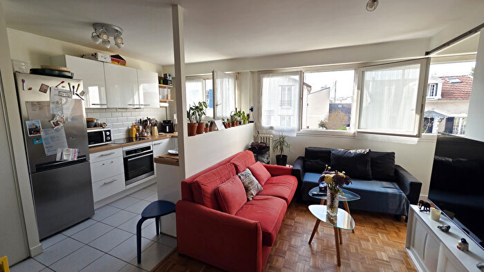 Appartement à vendre - Rueil-Malmaison, Plaine Gare - 2 pièces - 1 chambre