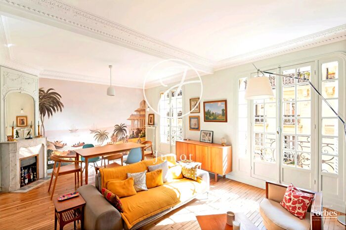 Appartement 3 pièces à Paris 18ème, Grandes Carrières, Clichy, à vendre