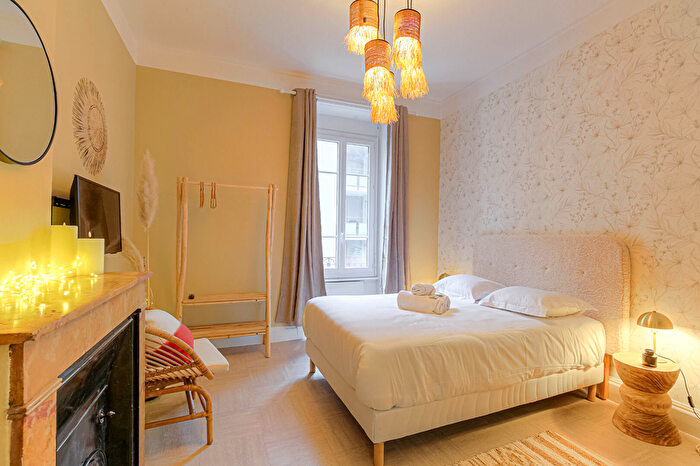 Appartement à vendre - Villeurbanne, Gratte Ciel - 2 pièces - 1 chambre