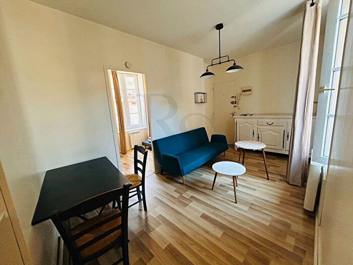 Appartement à louer - Centre Ville-Saint Léonard-Notre-Dame, Alençon - 2 pièces - 1 chambre