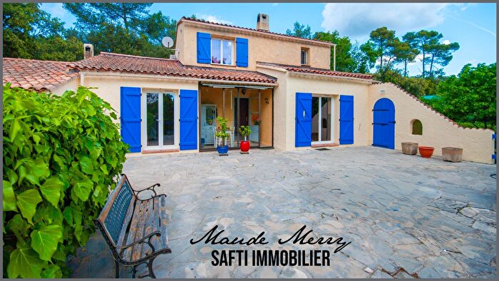 Maison à vendre - Garéoult - 5 pièces - 4 chambres