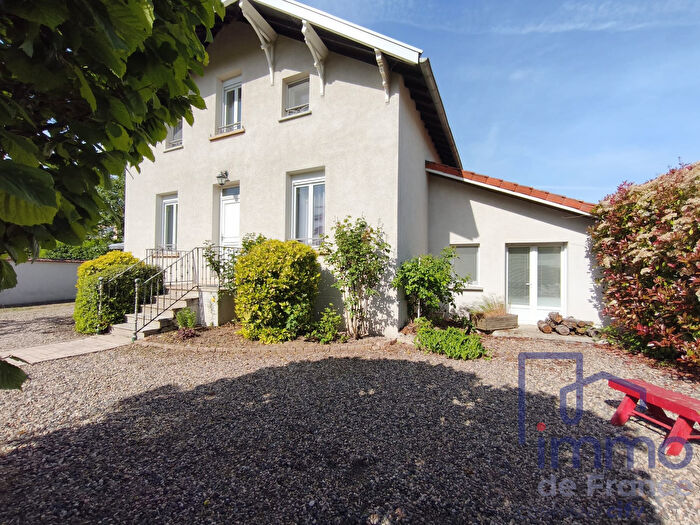 Maison 8 pièces à Saint-Cyprien, à vendre