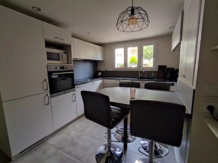 Maison à louer - Manosque, Mont dOr - 4 pièces