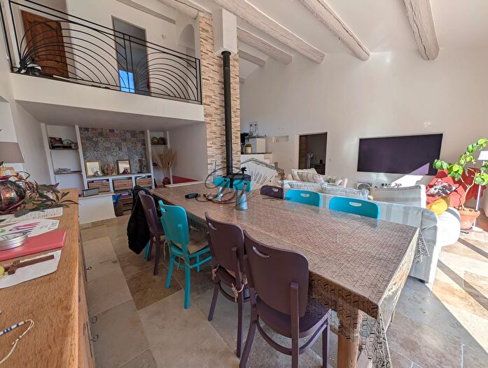 Maison à vendre - La Tour-dAigues - 5 pièces - 3 chambres