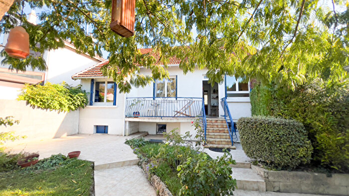 Maison à vendre - Montgeron, Saint-Hubert, Plateau, Chalandray - 6 pièces - 4 chambres