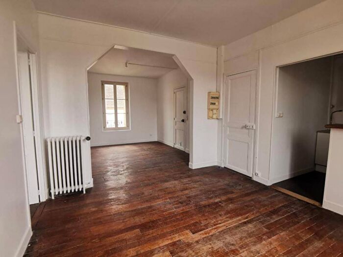 Appartement 4 pièces à Rive de Seine Sud Est, Melun, à louer