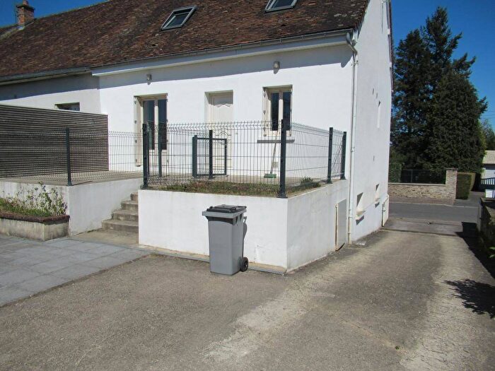 Maison à louer - Sud, Saint-Yrieix-la-Perche - 5 pièces - 4 chambres