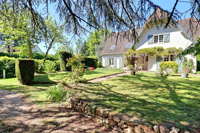 Saint-Rémy-lHonoré : Maison 8 pièces à vendre