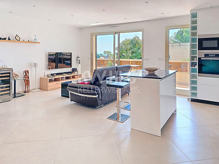 Appartement 2 pièces à Antibes, Rastines, Super Antibes, Laval, La Fontonne, à vendre