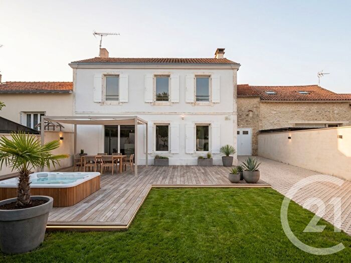 Saint-Médard-d'Aunis : Maison 4 pièces à vendre