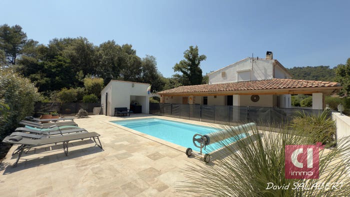 Garéoult - Maison 6 pièces à vendre