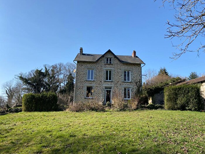 Maison à vendre - Saint-Amand-le-Petit - 5 pièces - 4 chambres