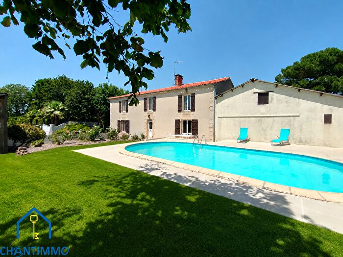 Sainte-Hermine : Maison 7 pièces à vendre