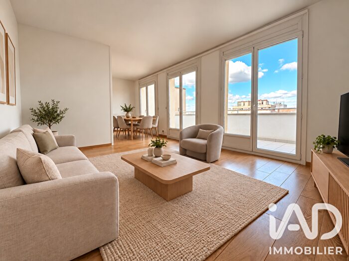 Appartement 4 pièces à Poissy, Centre-ville, à vendre