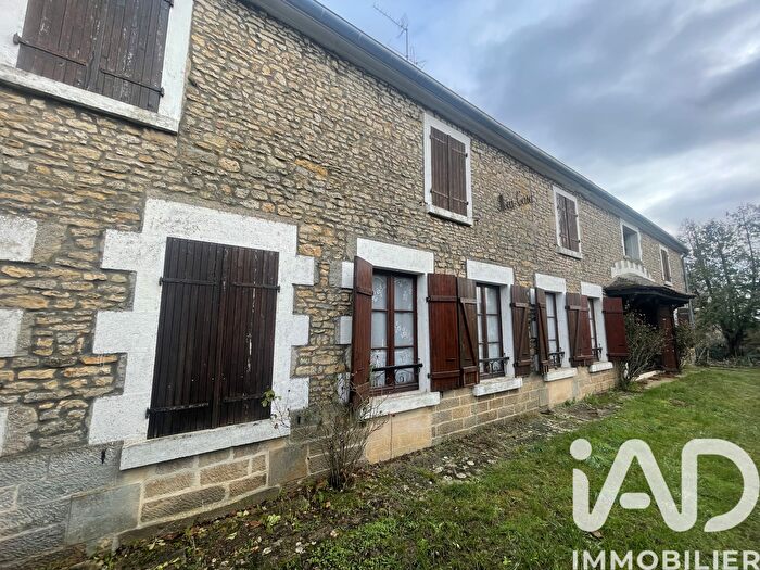 Maison à vendre - Varennes-lès-Narcy - 1 pièce - 4 chambres