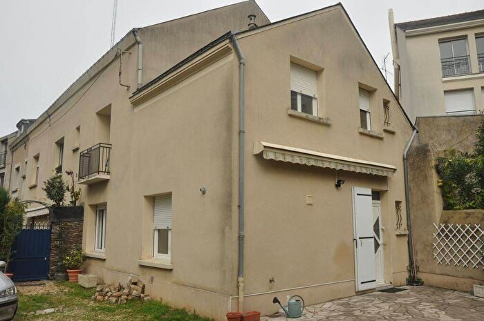 Centre, Angers : Maison 5 pièces à louer